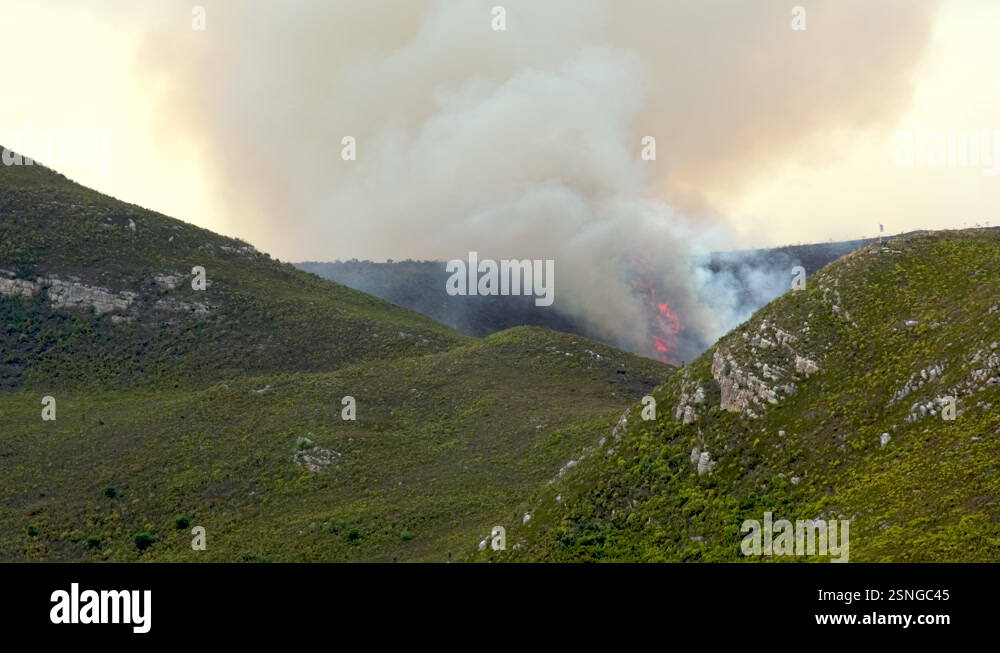 Aerial firefighting helicopter bambi bucket Stock Videos & Footage - HD ...