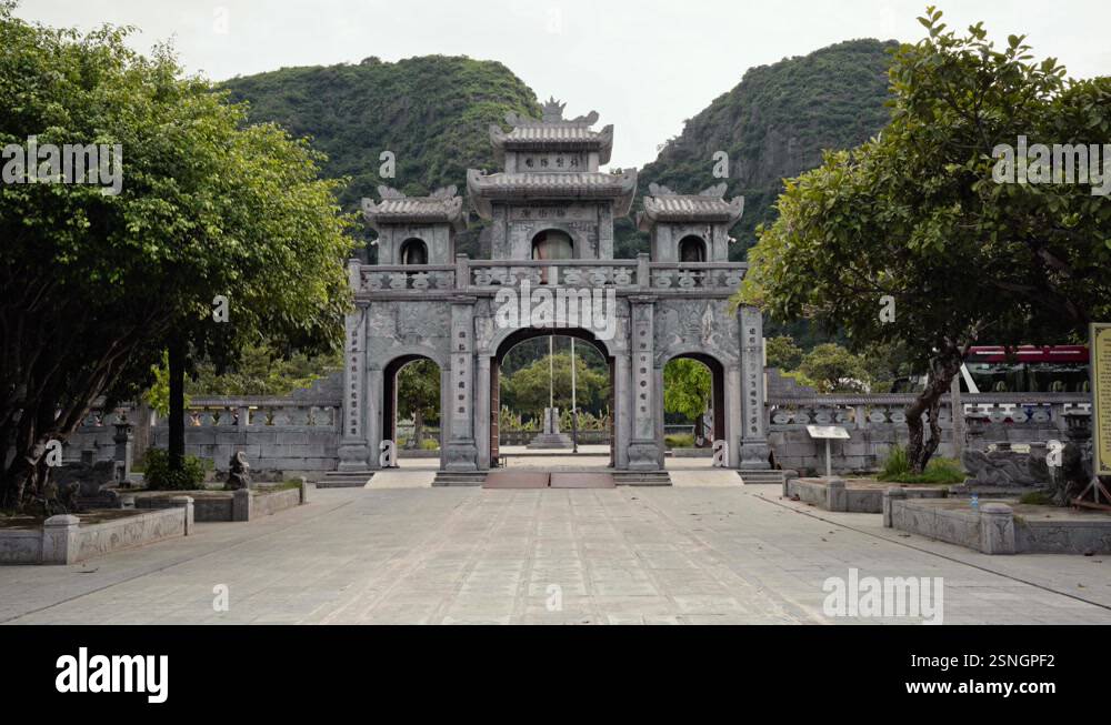 Traditional gate backdrop Stock Videos & Footage - HD and 4K Video ...