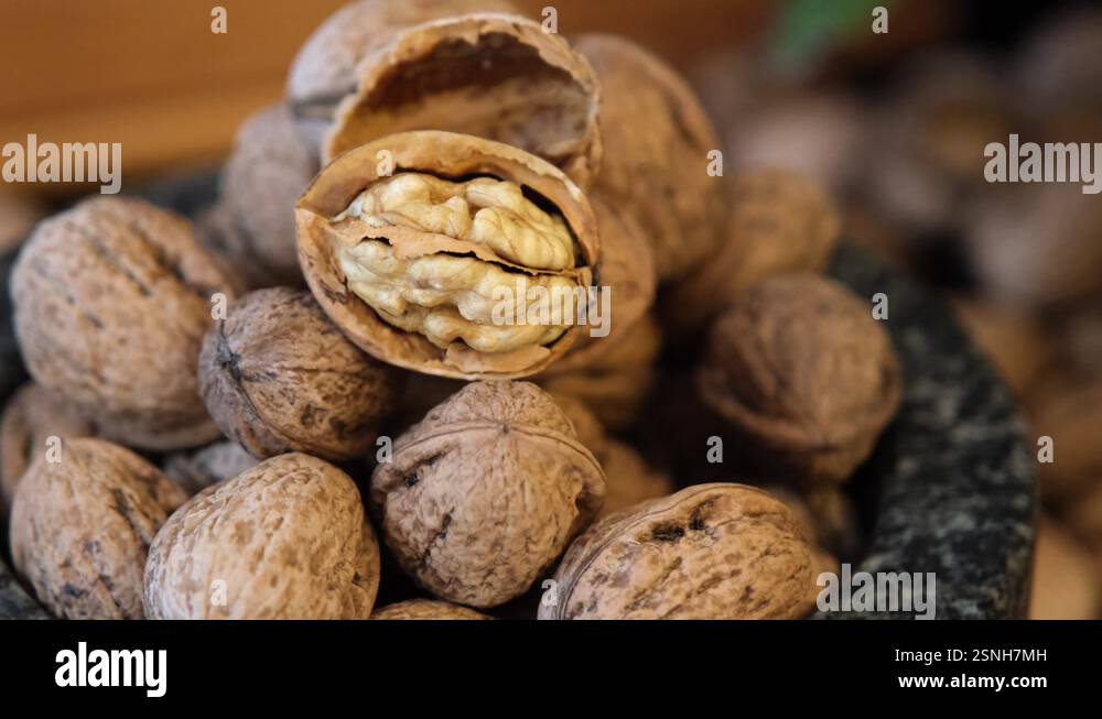 Walnut brain Stock Videos & Footage - HD and 4K Video Clips - Alamy