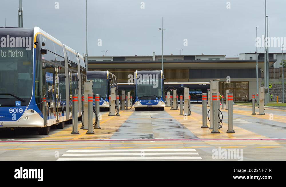 Bi-articulated Metro bus charging at the off-peak slow charging station ...