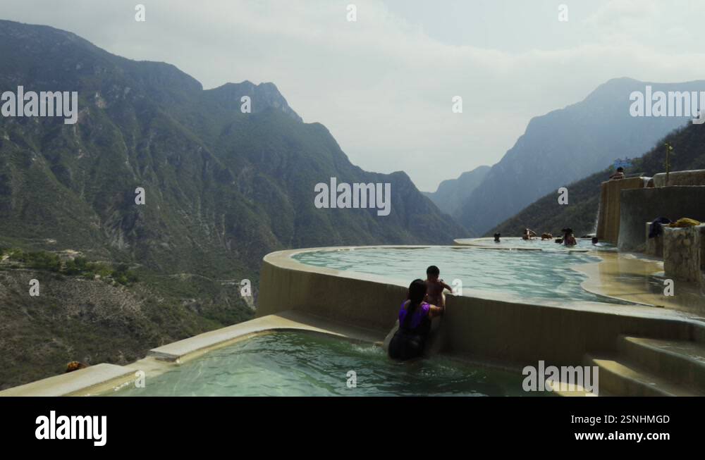 Infinity pools at Grutas de Tolantongo with mountain views in Hidalgo ...
