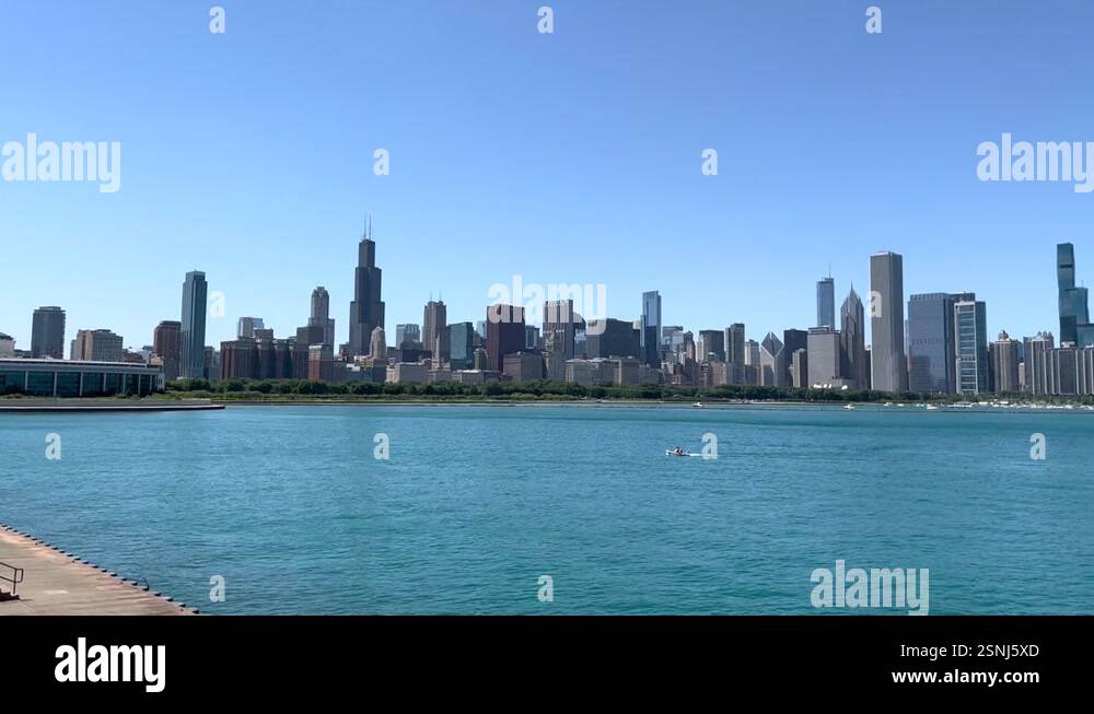 Video captures the stunning Chicago skyline from Grant Park, with the ...