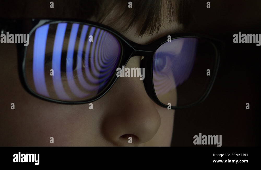 Hypnotic screen Stock Videos & Footage - HD and 4K Video Clips - Alamy