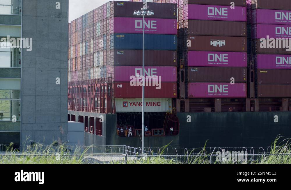 Ultra large container vessel docking the Agua Clara locks in the Panama ...