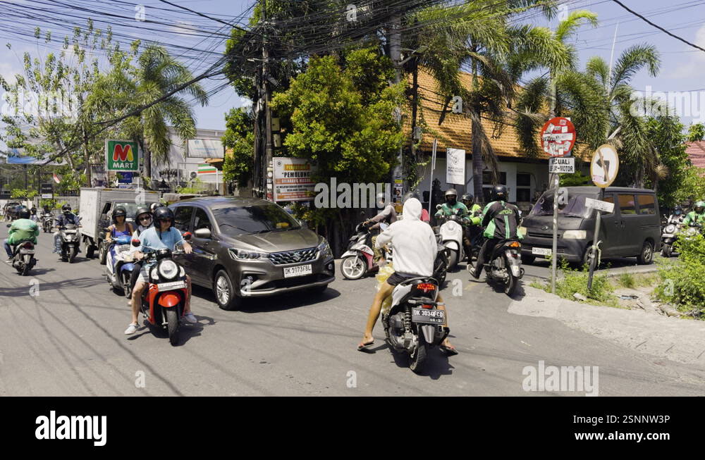 Asian vehicles Stock Videos & Footage - HD and 4K Video Clips - Alamy
