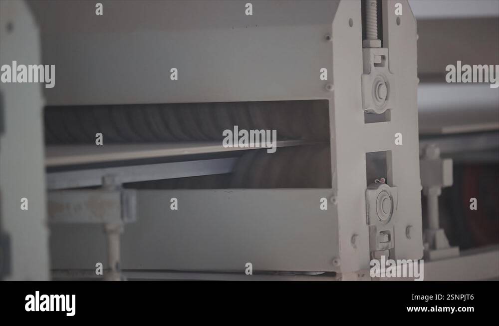 ceramic tiles are coming to white slurry coating section by conveyor ...