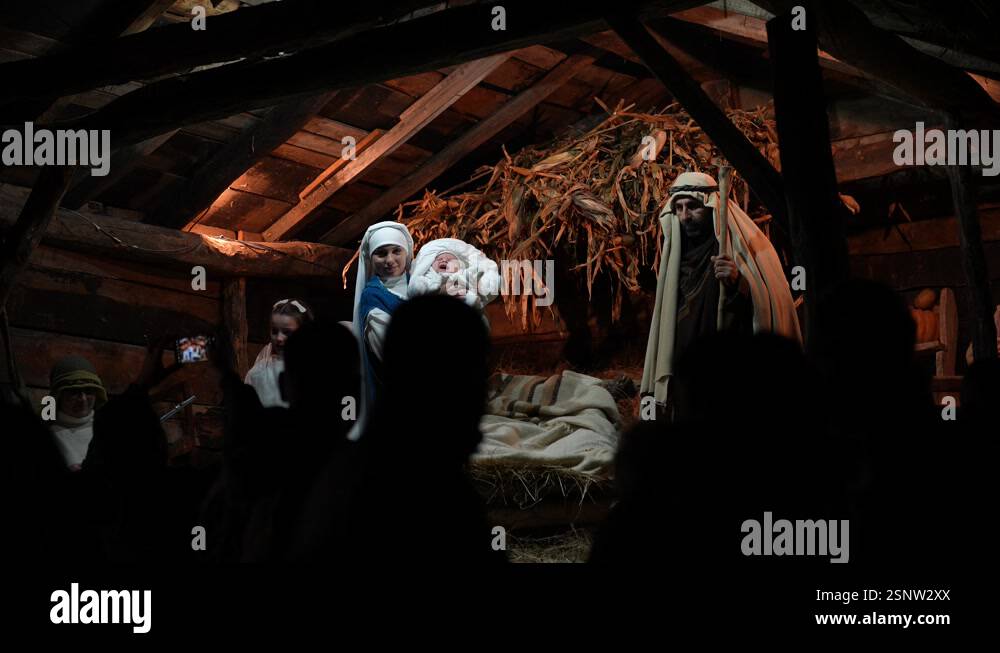 Biblical Characters Jesus Mary Joseph Nativity Scene Recreated Ancient ...