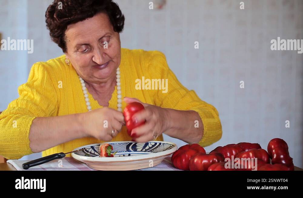 Core seeds Stock Videos & Footage - HD and 4K Video Clips - Alamy