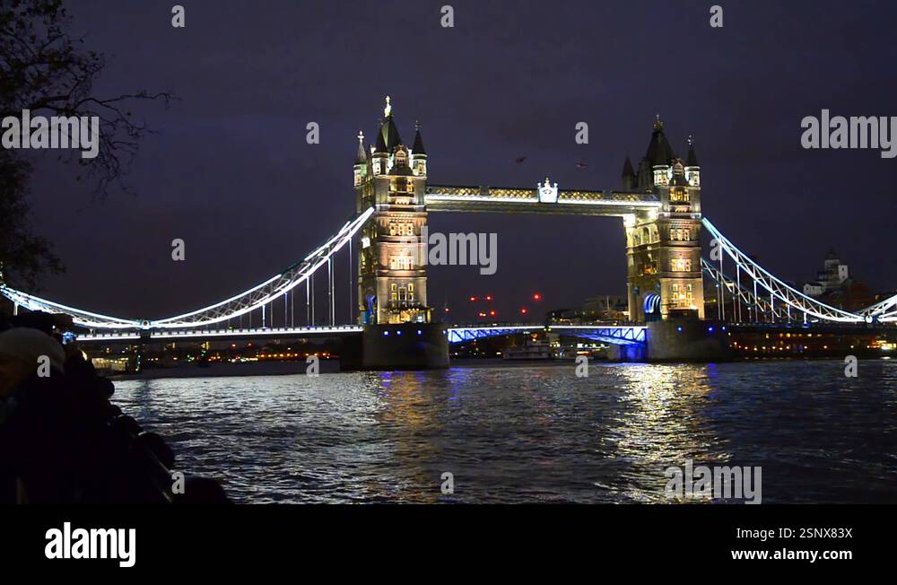 London night view Stock Videos & Footage - HD and 4K Video Clips - Alamy