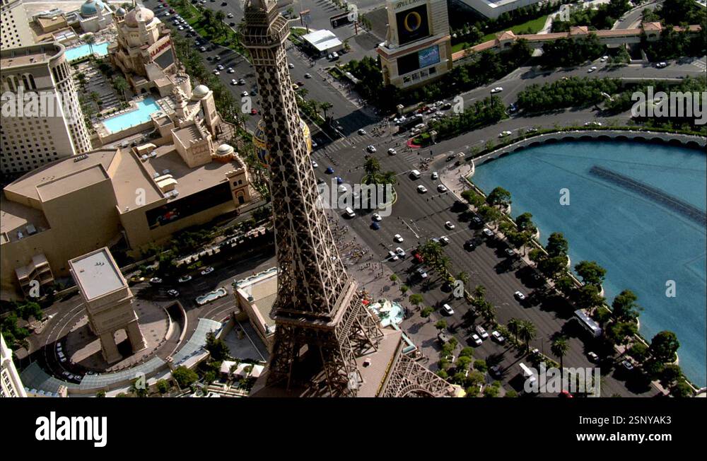 Las Vegas Hotels Strip People Stock Video Footage - Alamy