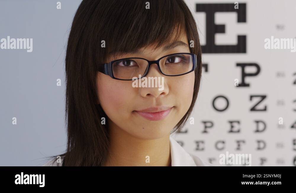 Chinese optometrist Stock Video Footage - Alamy