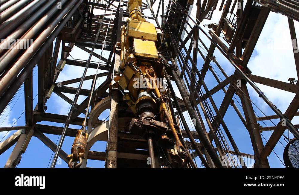 Top Drive System (TDS) Spinning for Oil Drilling Rig - Oilfield ...