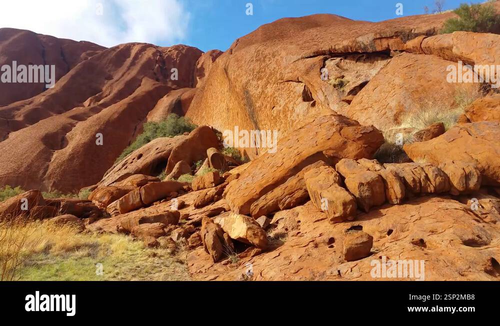 Uluru, Ayers Rock Outback Australian Landmark Red Desert Landscape 4K ...