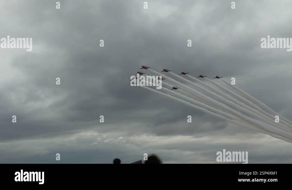 Red arrows aircraft Stock Videos & Footage - HD and 4K Video Clips - Alamy