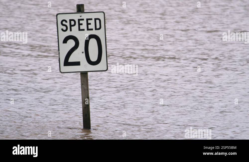 Road speed sign Stock Videos & Footage - HD and 4K Video Clips - Alamy