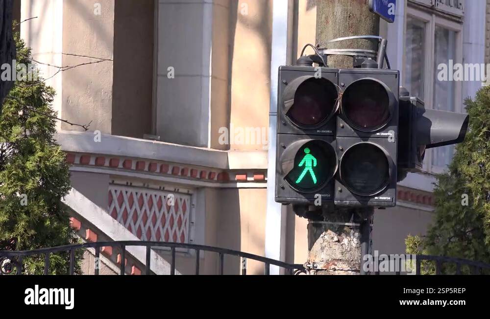 Traffic lights sign Stock Videos & Footage - HD and 4K Video Clips - Alamy