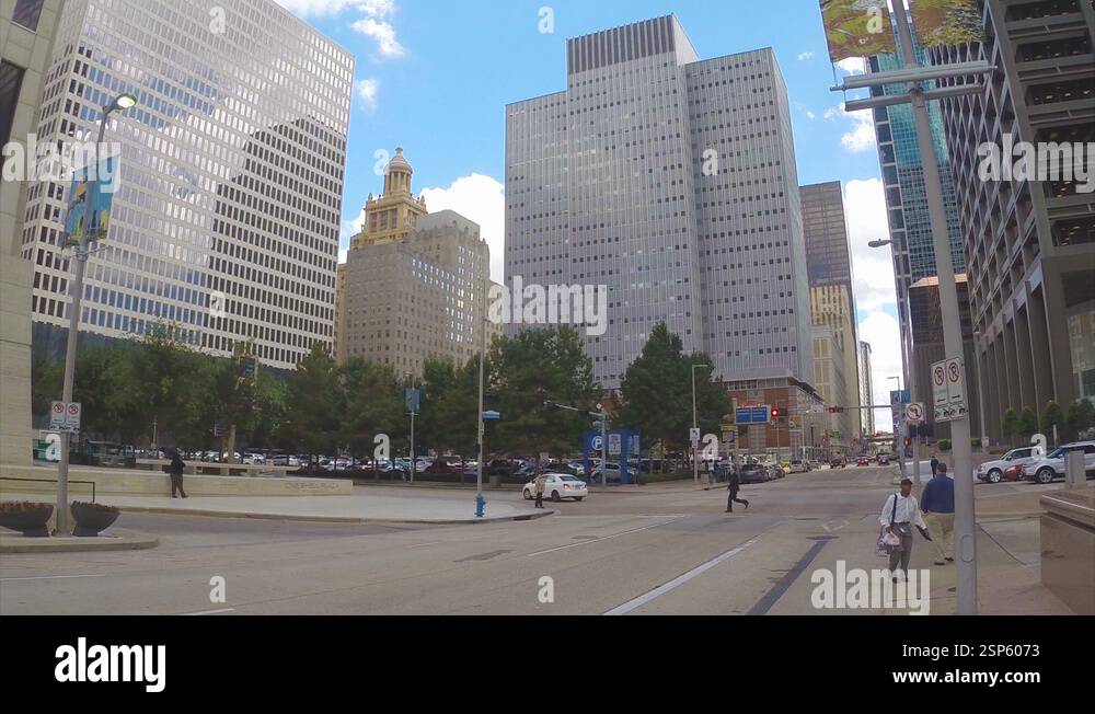 Intersection scene Stock Videos & Footage - HD and 4K Video Clips - Alamy