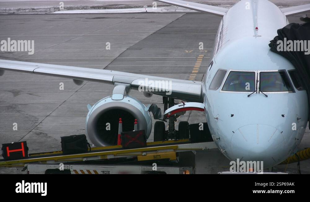 Passenger jet loading Stock Videos & Footage - HD and 4K Video Clips ...