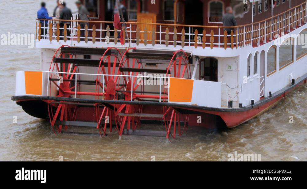 Thames steamboat Stock Videos & Footage - HD and 4K Video Clips - Alamy