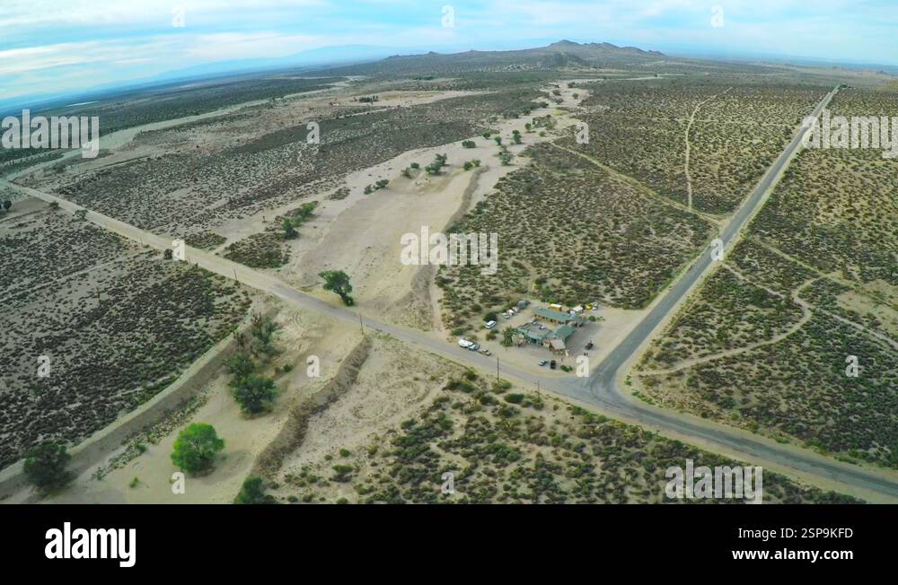 Desert crossroads Stock Videos & Footage - HD and 4K Video Clips - Alamy