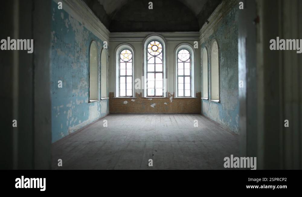 Clean Abandoned room. Walls, big window. Dolly motion and vertical ...