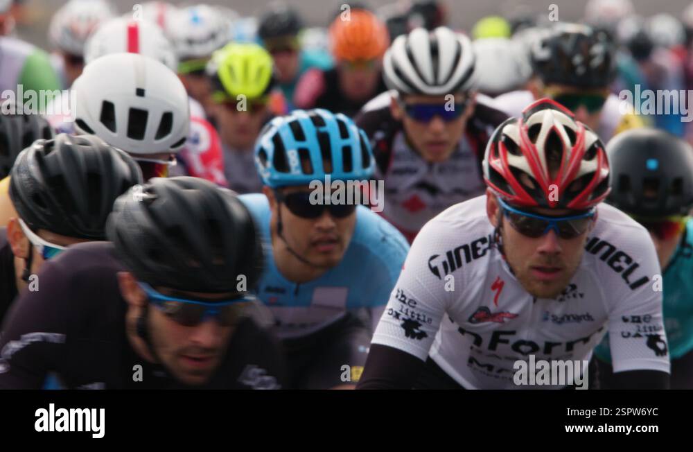 Riders coming around corner on the Tour of the Great South Coast Stock ...