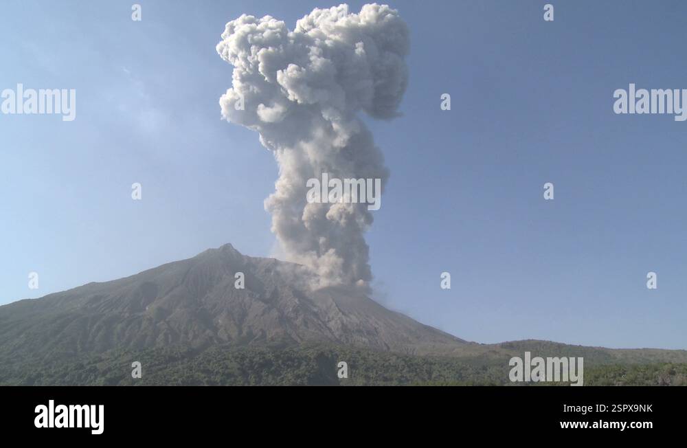 Explosive Eruption From Sakurajima Volcano Japan Stock Video Footage ...