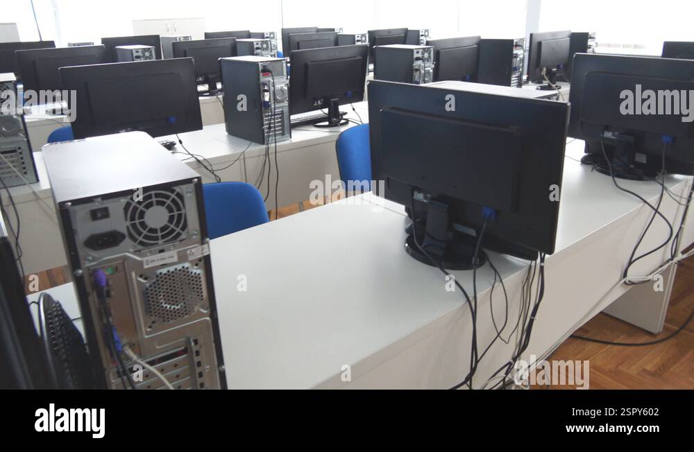 Computer room Stock Videos & Footage - HD and 4K Video Clips - Alamy
