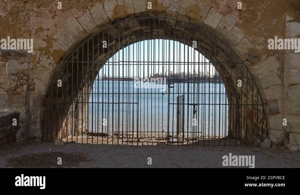 Gate wall old fort Stock Videos & Footage - HD and 4K Video Clips - Alamy