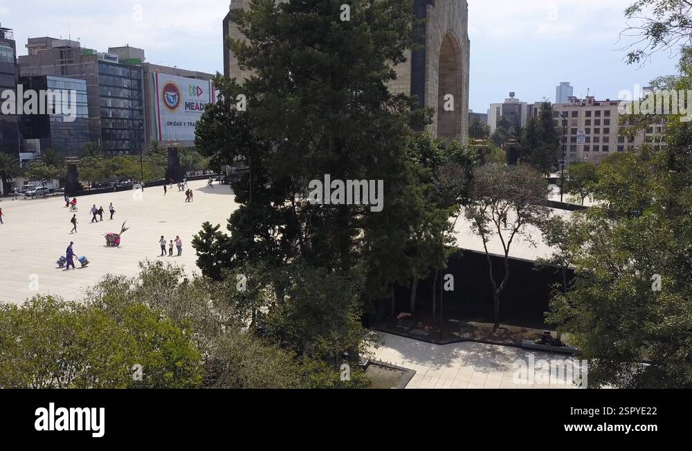 Drone Tree Reveal of El Monumento a la Revolución(Revolution Monument ...