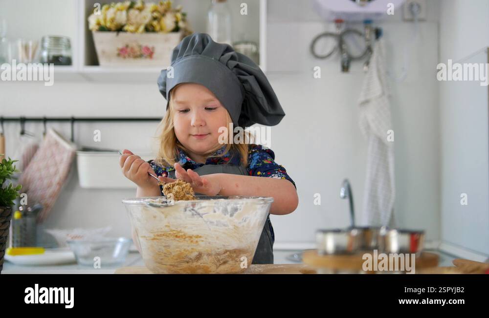 Little girl cook taste Stock Videos & Footage - HD and 4K Video Clips ...