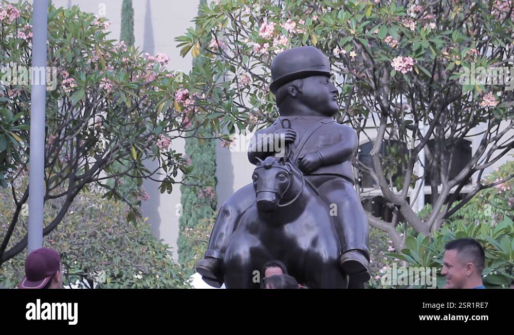 Statue by botero Stock Videos & Footage - HD and 4K Video Clips - Alamy