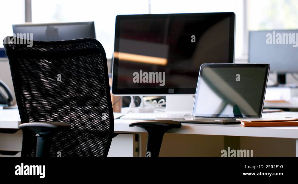 Pc desk chair Stock Videos & Footage - HD and 4K Video Clips - Alamy