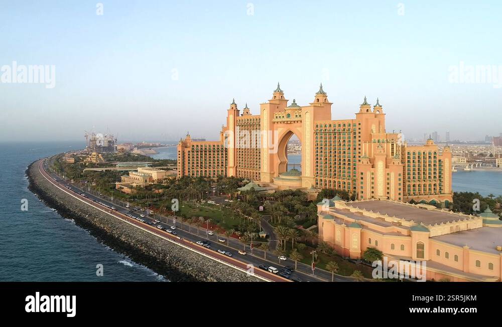 Aerial view of Atlantis the palm resort in the coast of Palm Jumeirah ...
