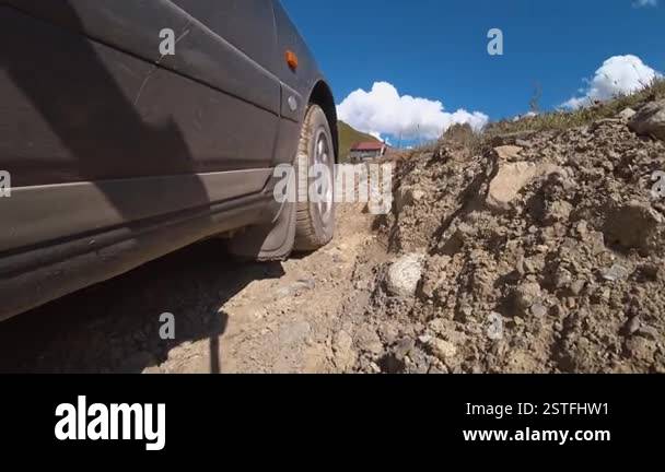 Mountain vehicle that overcomes difficult rocky terrain, moves on ...
