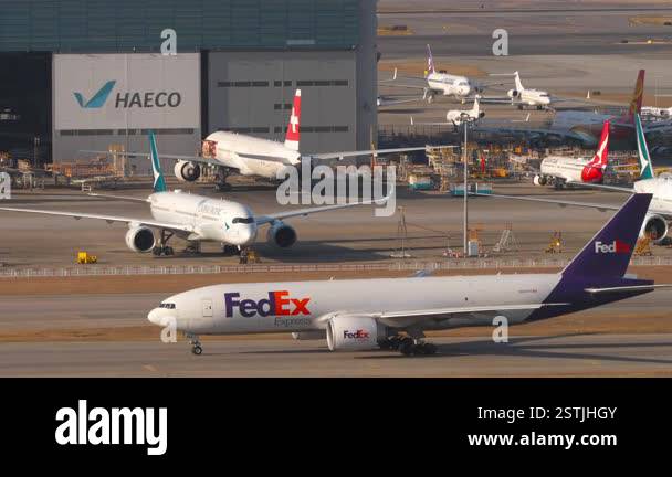 Fedex 777 cargo Stock Videos & Footage - HD and 4K Video Clips - Alamy