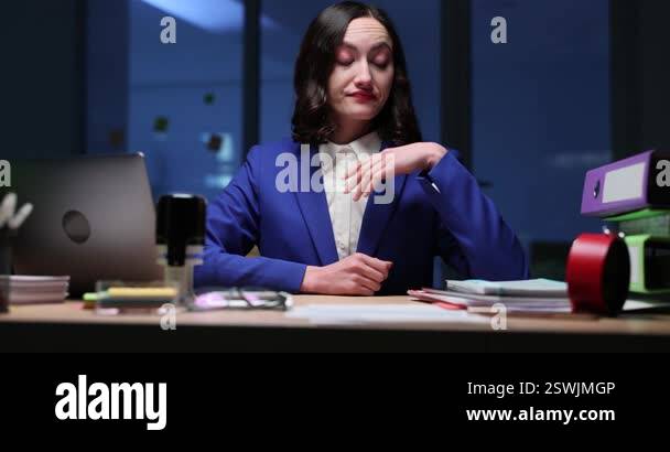 Woman checking clock office Stock Videos & Footage - HD and 4K Video ...