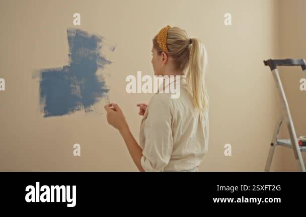 Paint testing wall Stock Videos & Footage - HD and 4K Video Clips - Alamy