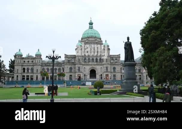Historic government building British Columbia Parliament Building in ...