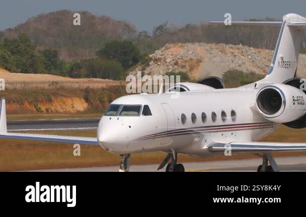 PHUKET, THAILAND - FEBRUARY 04, 2025: Gulfstream G450, B-652S of Amber ...