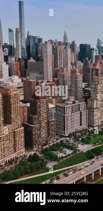 Non-repeating buildings in the architecture of New York at Hudson ...