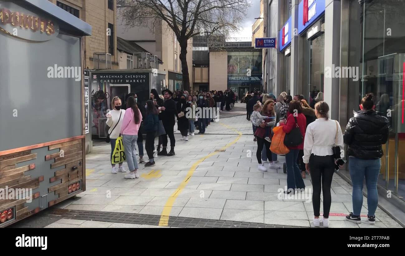 Shoppers city centre Stock Videos & Footage - HD and 4K Video Clips - Alamy