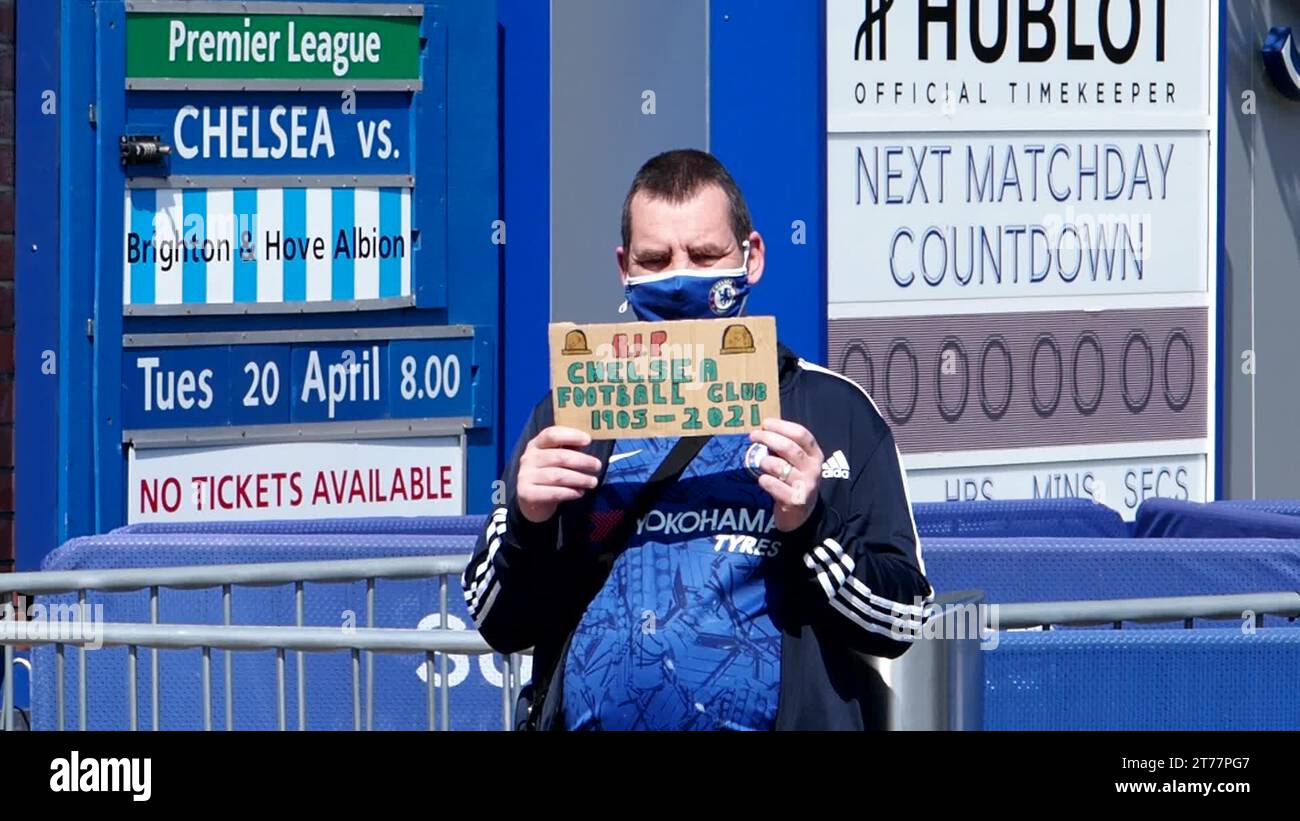 Chelsea football club fan Stock Videos & Footage - HD and 4K Video ...