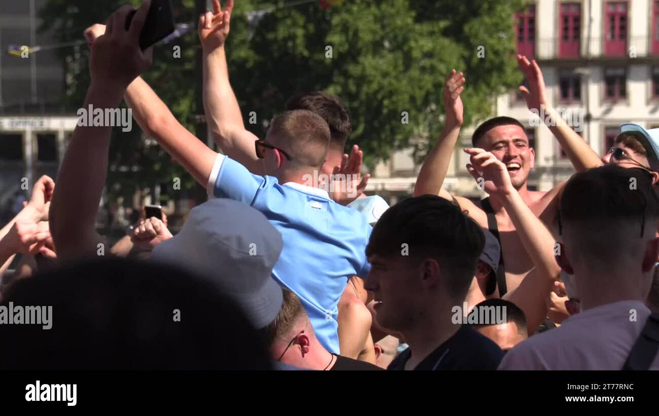 Football fans enjoy the sun in Porto ahead of Champions League final ...