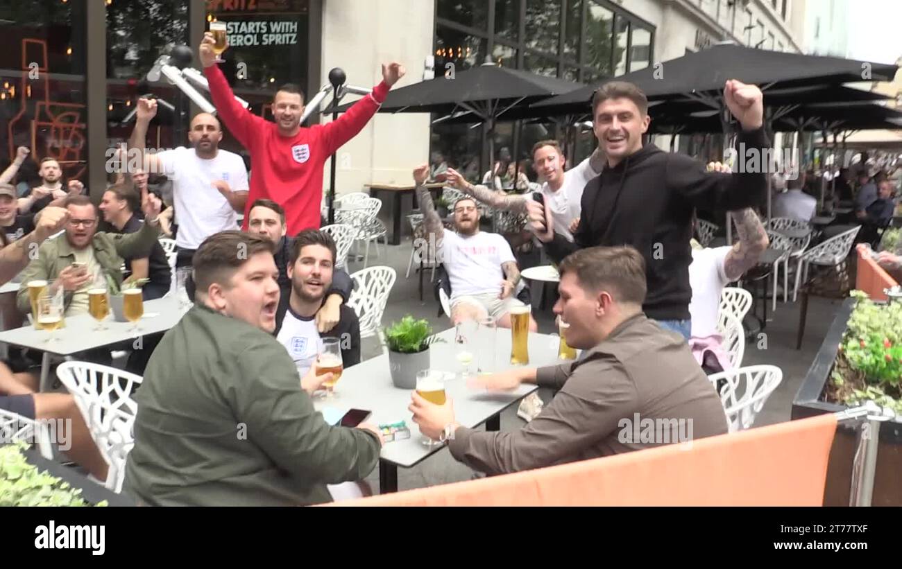 Wembley square Stock Videos & Footage - HD and 4K Video Clips - Alamy