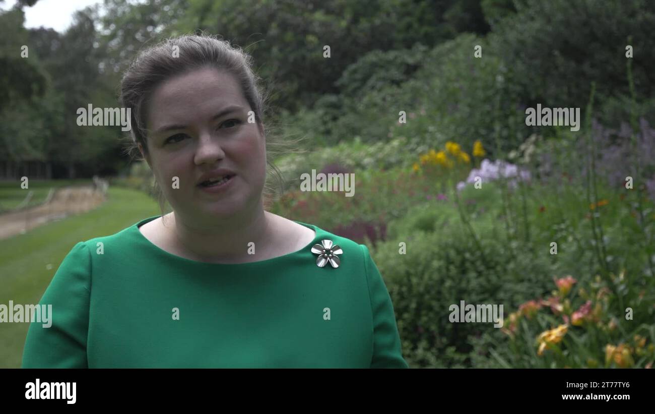 Waterloo vase Stock Videos & Footage - HD and 4K Video Clips - Alamy