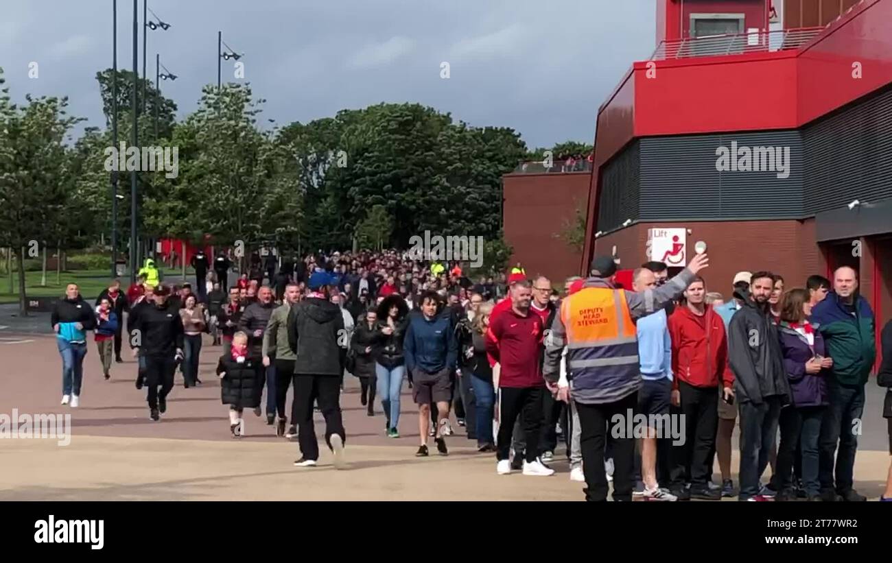 Liverpool fans anfield turnstiles Stock Videos & Footage - HD and 4K ...