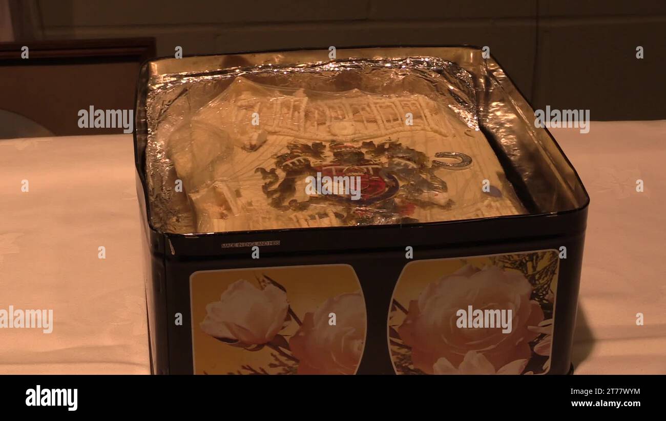 Slice knot Stock Videos & Footage - HD and 4K Video Clips - Alamy