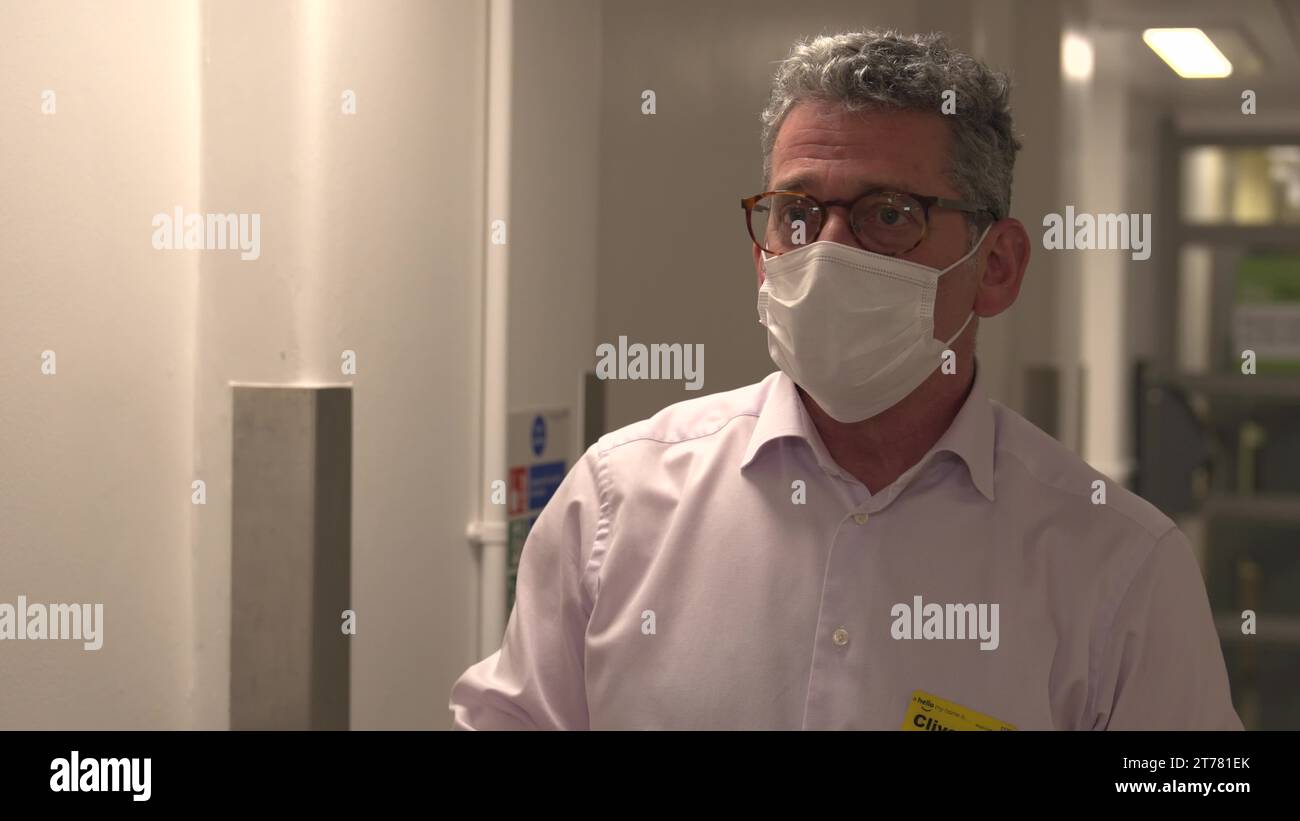 Clive wearing Stock Videos & Footage - HD and 4K Video Clips - Alamy