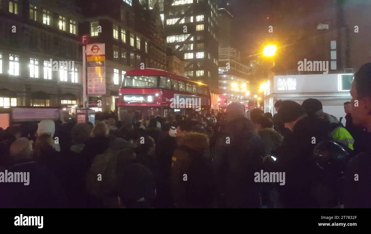 London crowded bus Stock Videos & Footage - HD and 4K Video Clips - Alamy